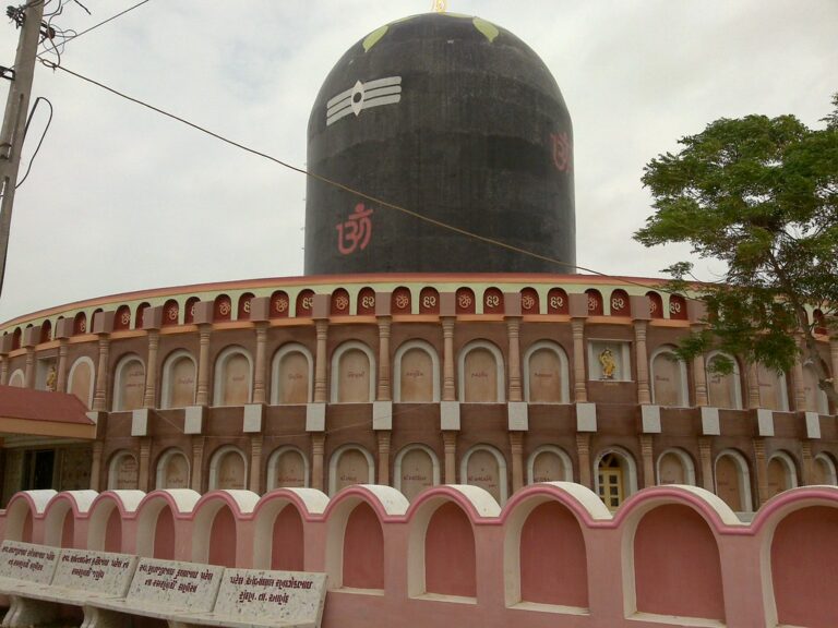 Top Places to Visit in Khambhat: Temples, Resorts, and More