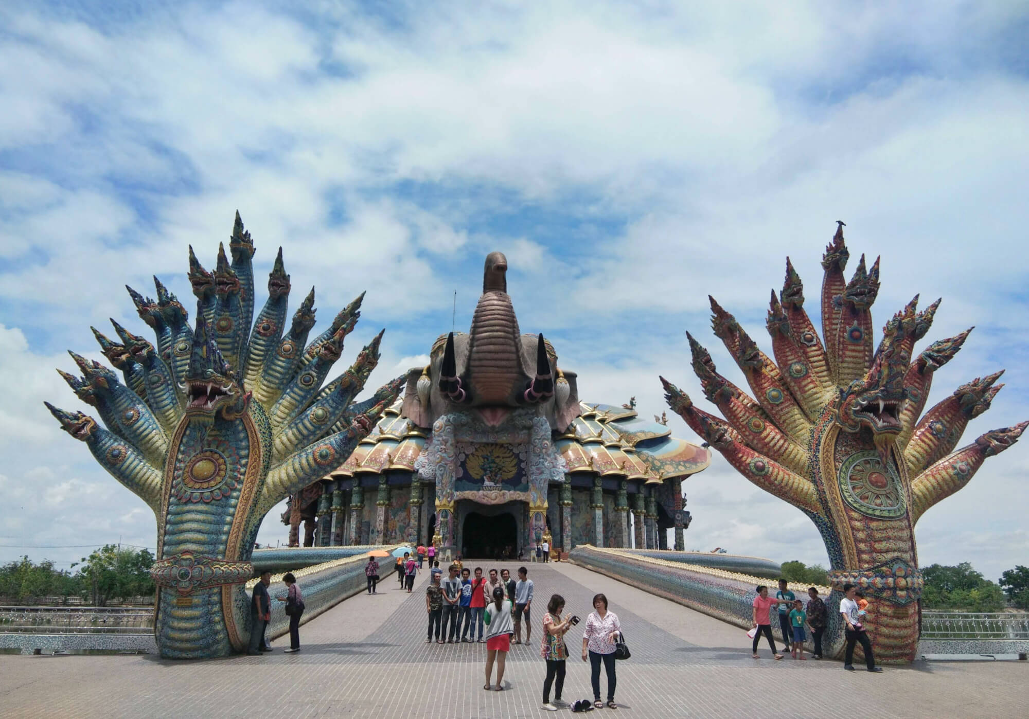 10 Famous Temples in Thailand: 2025 Travel guide to Holy Temples